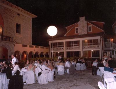 Cina Bianchi doppi di colore principali accendono i palloni con uso della decorazione di eventi di DMX in vendita