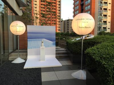 China RGBW AC 400W Inflatable Moon Balloon Light DMX And Dimmable 1.6m Diameter for sale