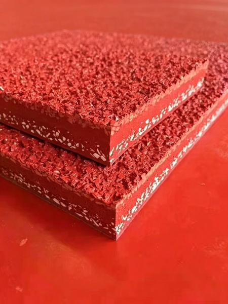 Quality Red All Weather Track Surface UV Stable Sandwich Running Track 13mm For Freeze Thaw Regions for sale