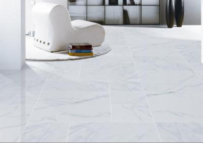 Cina Mattonelle di marmo bianche eccellenti della porcellana di Carrara 12 millimetri di spessore resistente all'acido in vendita