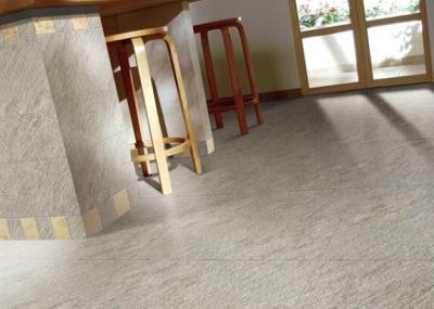 Cina Portata di lunga vita di permeabilità all'aria dell'indennità delle mattonelle del bagno della porcellana di resistenza all'usura in vendita