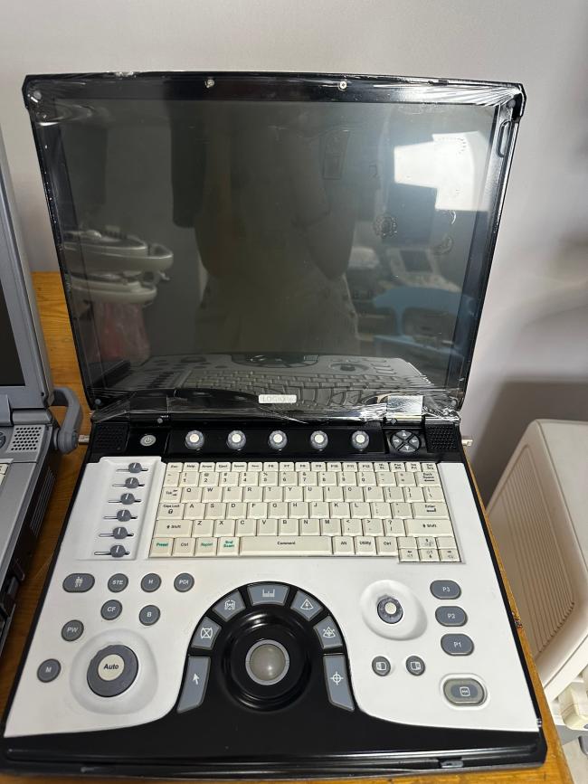 GE Logiq E Portable Ultrasound Machine showing detailed imaging capabilities