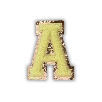 Cina Iron On Back Glitter Chenille Embroidery Patch Heart Shape Embroidered Cloth Patches in vendita