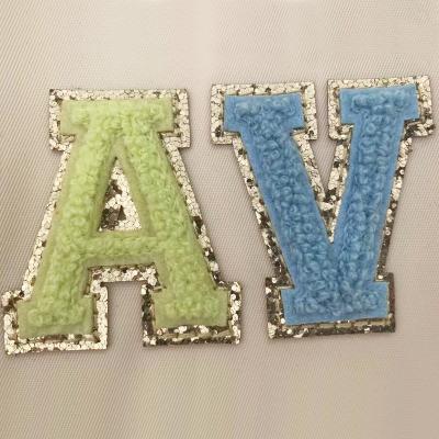 Cina Iron On Back Glitter Chenille Embroidery Patch Heart Shape Embroidered Cloth Patches in vendita
