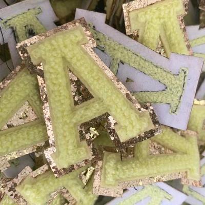 Cina Iron On Back Glitter Chenille Embroidery Patch Heart Shape Embroidered Cloth Patches in vendita