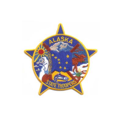 Cina Factory Wholesale Letter Embroidery Patches Iron On Backing Any Size / Shape Design in vendita