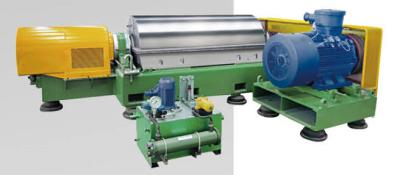 China Centrifugador horizontal contínuo do filtro da descarga para a lama com descarregamento do parafuso à venda