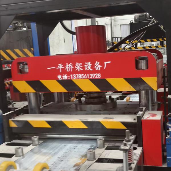Quality Precision Cable Duct Cover Machine 380V Cable Tray Cover Equipment 15m/Min for sale