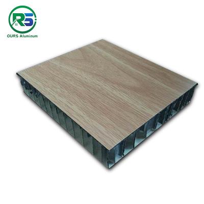 Cina Aree pubbliche del pannello composito di alluminio rivestito pre- insonorizzato del favo in vendita