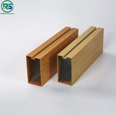 Cina Le strisce di metallo multicolori decorative del controsoffitto piastrellano il soffitto quadrato a prova di fuoco della banda a tubo in vendita