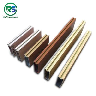 Cina Le strisce di metallo multicolori decorative del controsoffitto piastrellano il soffitto quadrato a prova di fuoco della banda a tubo in vendita