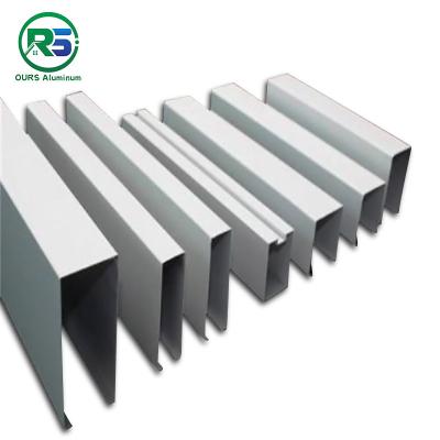 China Milieuvriendelijk Lineair Opgeschort Metaalplafond 0.9mm Wit Aluminiumplafond Te koop