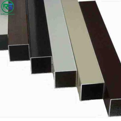 Cina alluminio dell'interno lineare del metallo del controsoffitto della striscia falsa di 0.7mm che sviluppa materiale decorativo in vendita