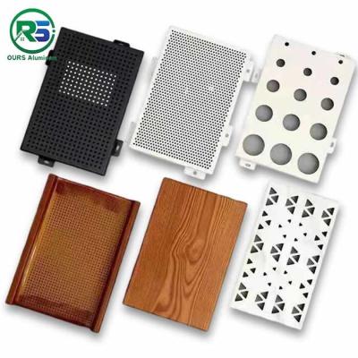 Cina Decorazione dei pannelli di alluminio curvi esteriori eleganti del soffitto falso del pannello per soffitti di alluminio in vendita