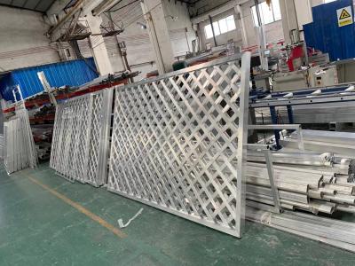 中国 Elegant Suspended Metal False Ceiling Square Tube For Aluminum Metal Ceiling 30mm Thickness 販売のため