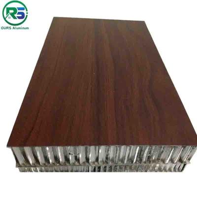 Cina Modern Aluminum Honeycomb Panels With Fluorocarbon Spraying 30MM Thickness in vendita