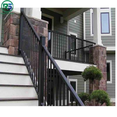 Cina Wood Color And Black Contemporary Aluminum Fence of Aluminum Product Thickness 20MM in vendita