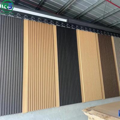 中国 Decorative Multicolor Aluminium Strip Ceiling Tile Fireproof 1.2mm 販売のため