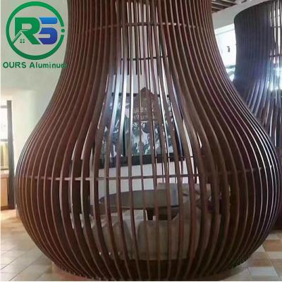 China CE Indoor Linear Metal Strip Ceiling Water Drip Suspended Ceiling Aluminium Weather Resistance Te koop