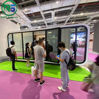Cina 2023 Custom-made Modern Design Aluminum alloy Capsule Tiny House For living Prefab Houses Capsule Cabin Apple Cabin in vendita