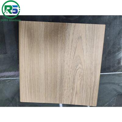 Cina soffitto in strisce di alluminio di 15 mm rivestito in polvere bianca in vendita