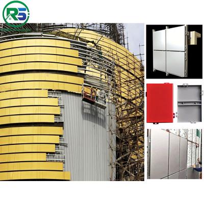 中国 Environmental Friendly Linear Suspended Metal Ceiling 0.9mm White Aluminum Ceiling 販売のため