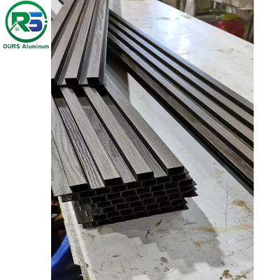 Cina External Commercial Aluminum Art Deco Metal Panels Screen Blue Sky Metal Wall Tiles in vendita