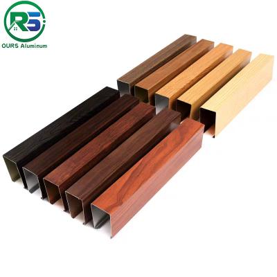 Cina 10mm Aluminum Honeycomb Panel Wood Grain Acoustic Filling Wooden Panel 4x8 in vendita