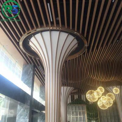 中国 Environmental Friendly Linear Suspended Metal Ceiling 0.9mm White Aluminum Ceiling 販売のため