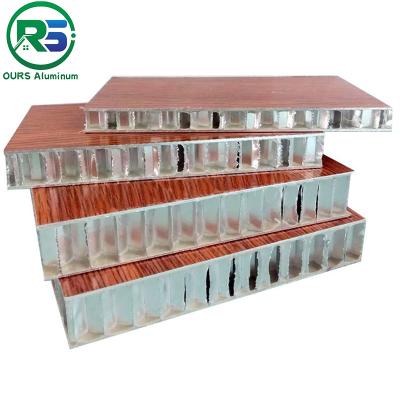 Cina Marine Board Decorative Aluminum Honeycomb Panel For Interior Construction in vendita