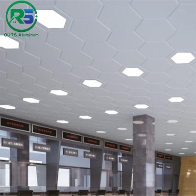 Cina 3D PVDF Aluminum Honeycomb Panel Decorative Building Exterior Wall Tile Tegular in vendita