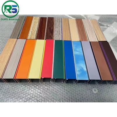 China Milieuvriendelijk lineair metalen plafond met 0,9 mm wit aluminium plafond for sale