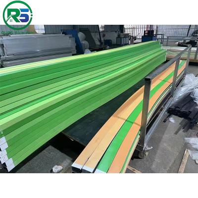 China Tecto de metal suspenso linear e ecológico de 0,9 mm Tecto de alumínio branco à venda