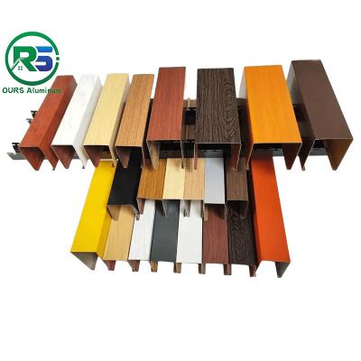 中国 Environmental Friendly Linear Suspended Metal Ceiling 0.8mm White Aluminum Ceiling 販売のため