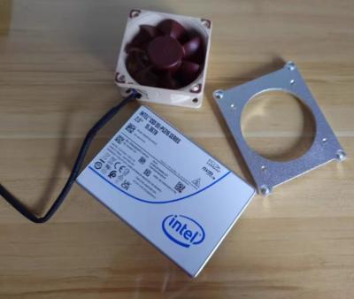 Cina The next generation of large and affordable  Intel SSD D5-P5316  15.36TB U.2  2.5″ 15mm in vendita