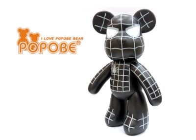 Cina Mano nera di Uomo Ragno che estrae i regali dell'orso del PVC del vinile di POPOBE a 20 pollici in vendita