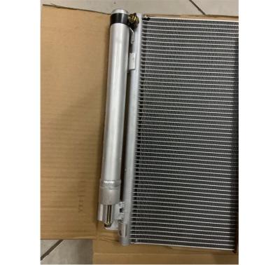 Cina Condensatore a corrente alternata in automobile Per BMW I8 X3 F20/F21/F25 640*349*16mm 64506804722 64509288940 64509335362 in vendita