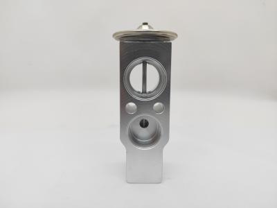 Cina 4475003120 8851507030 Valvola di espansione dell'aria condizionata per Toyota Camry 2006-2011 2.4 in vendita