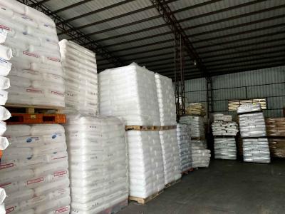 China Halogen Free PC Material Flame Proof And UV Resistant Polycarbonate Granules for sale