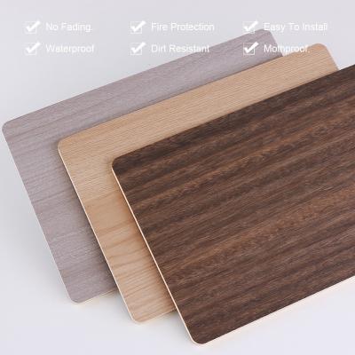 Cina Prova di legno della muffa dei pannelli di parete del grano di Crystal Bamboo Charcoal Wood Veneer del carbonio in vendita