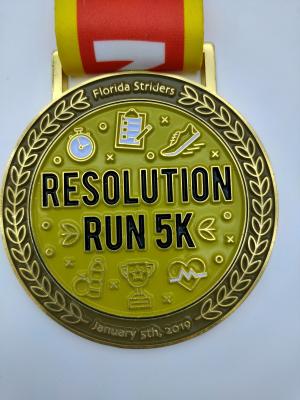 Cina Medaglia in lega di zinco Goldplating, 5k che esegue spessore delle medaglie 2.5mm in vendita