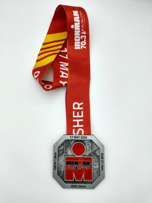 Cina L'abitudine di triathlon di Ironman muore incisione laser fusa di progettazione delle medaglie 2d in vendita