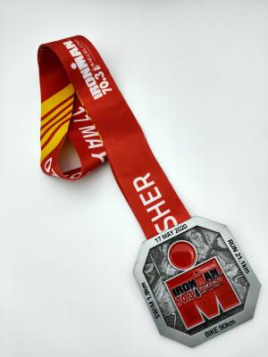 Cina L'abitudine di triathlon di Ironman muore incisione laser fusa di progettazione delle medaglie 2d in vendita