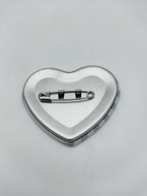 Cina Elaborazione pneumatica di pressione di Pin Badges Heart Cool Girl del metallo promozionale di Safty in vendita