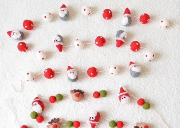 Quality Christmas Santa Wool Felt Balls Eco Friendly Materials With White Cotton Rope for sale