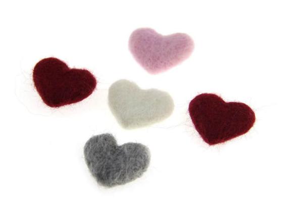 Quality 3 Cm Wool Handmade Felt Heart Ball Floral Material For Christmas Decoration for sale