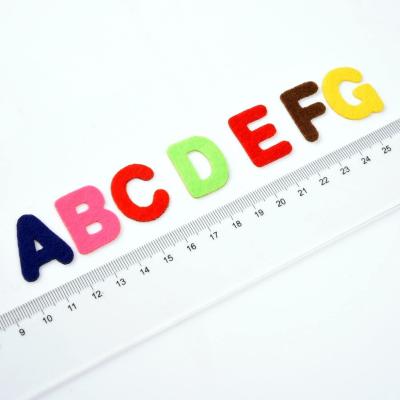 Cina Autoadesivi adesivi a 1 pollici delle lettere di alfabeto del feltro EN71 di 3mm in vendita