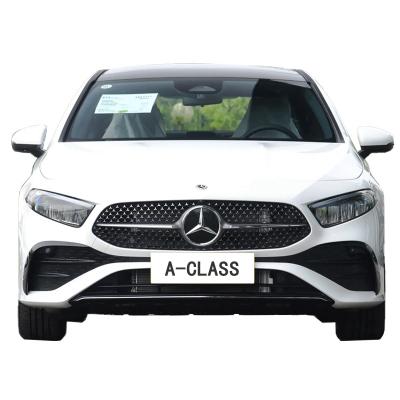 China Tração traseira Mercedes Benz Sedan Classe A 1.3T Veículo a gasolina de 5 lugares à venda
