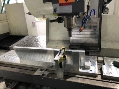 Cina componenti di alluminio di precisione di CNC 6063T5 per la feritoia di Sun della decorazione del Giappone in vendita