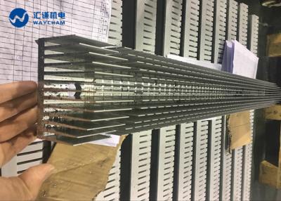 Cina La ruggine rinforza le componenti lavoranti di CNC di +/-0.002mm 2 metri di aletta di alluminio del radiatore in vendita